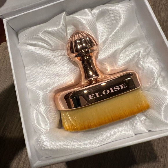 Eloise Beauty | Makeup | Eloise Rose Gold Mini Tear Drop Brush | Poshmark